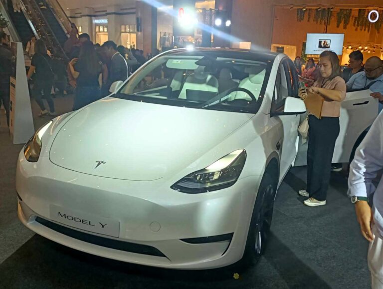 The First Tesla Experience Center in the Philippines is Now Open ...