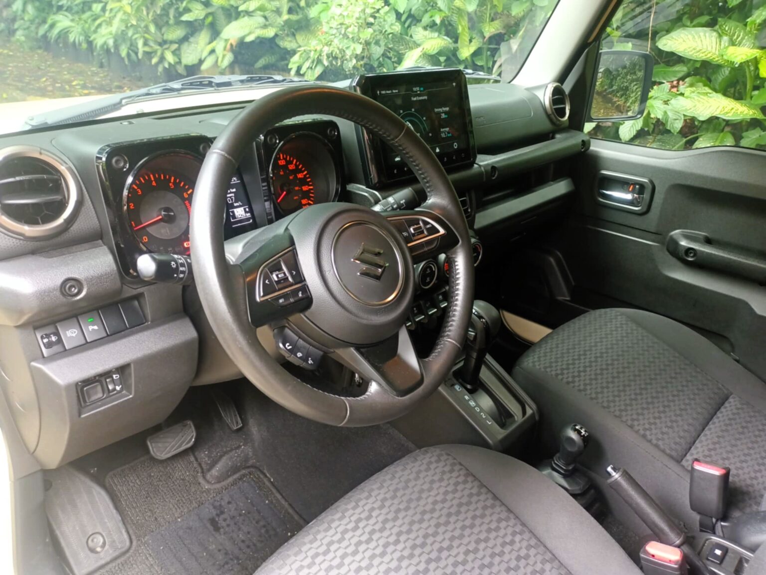 2025 Suzuki Jimny 5-Door GLX: Simplicity is Its Ultimate Sophistication ...